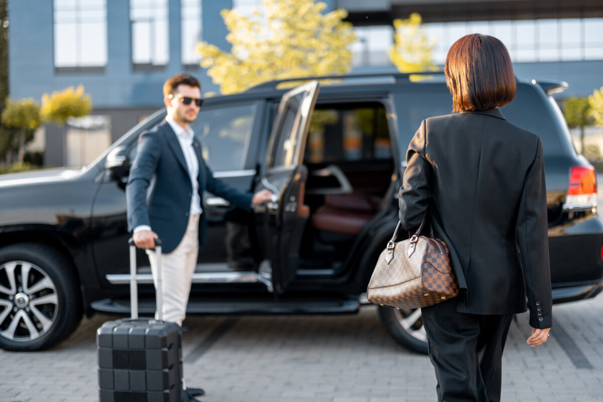 What Makes a Chauffeur Service Truly “Luxury”?